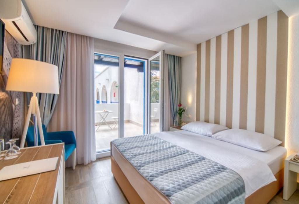 ALEKSANDAR BUDVANSKA RIVIJERA | Coral Travel