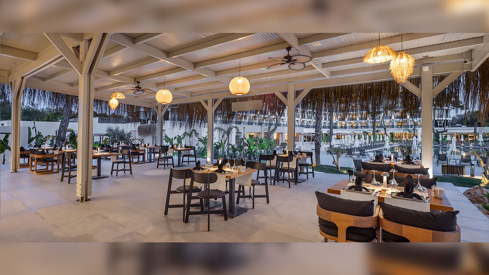 BERRY BLUE HOTEL | Coral Travel