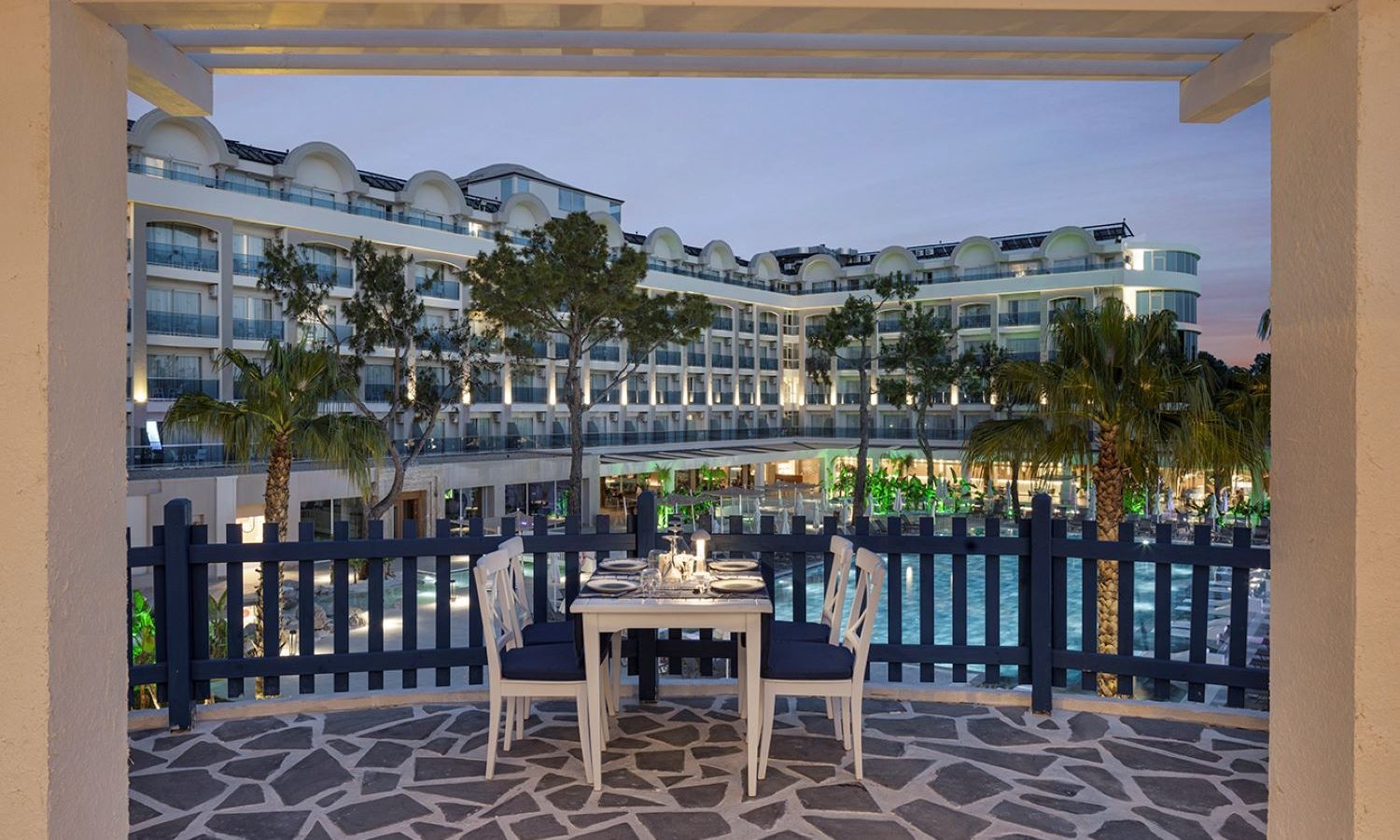 BERRY BLUE HOTEL | Coral Travel