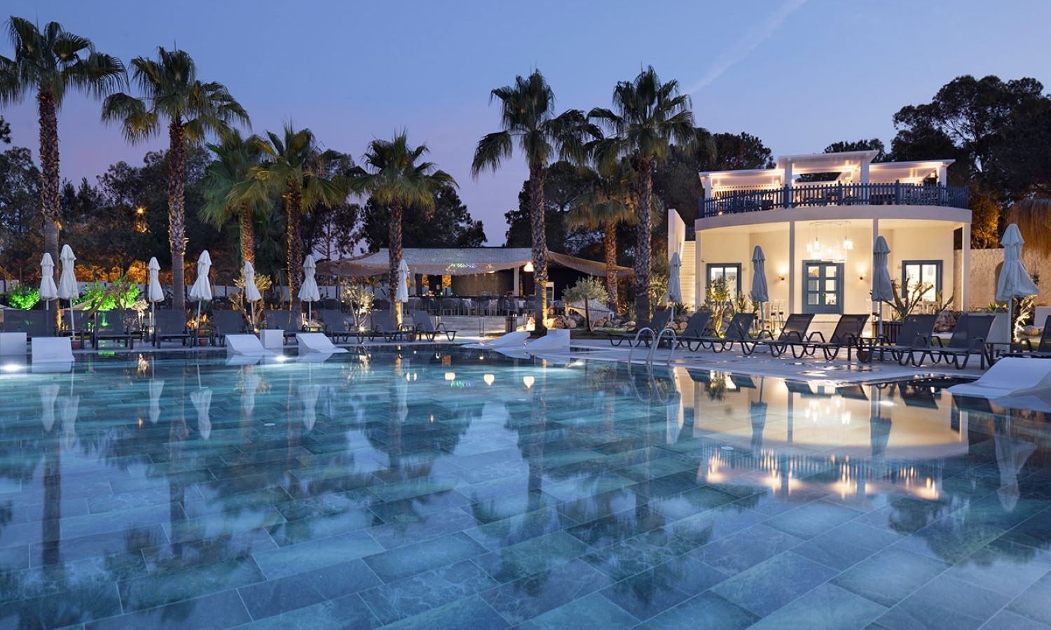 BERRY BLUE HOTEL | Coral Travel