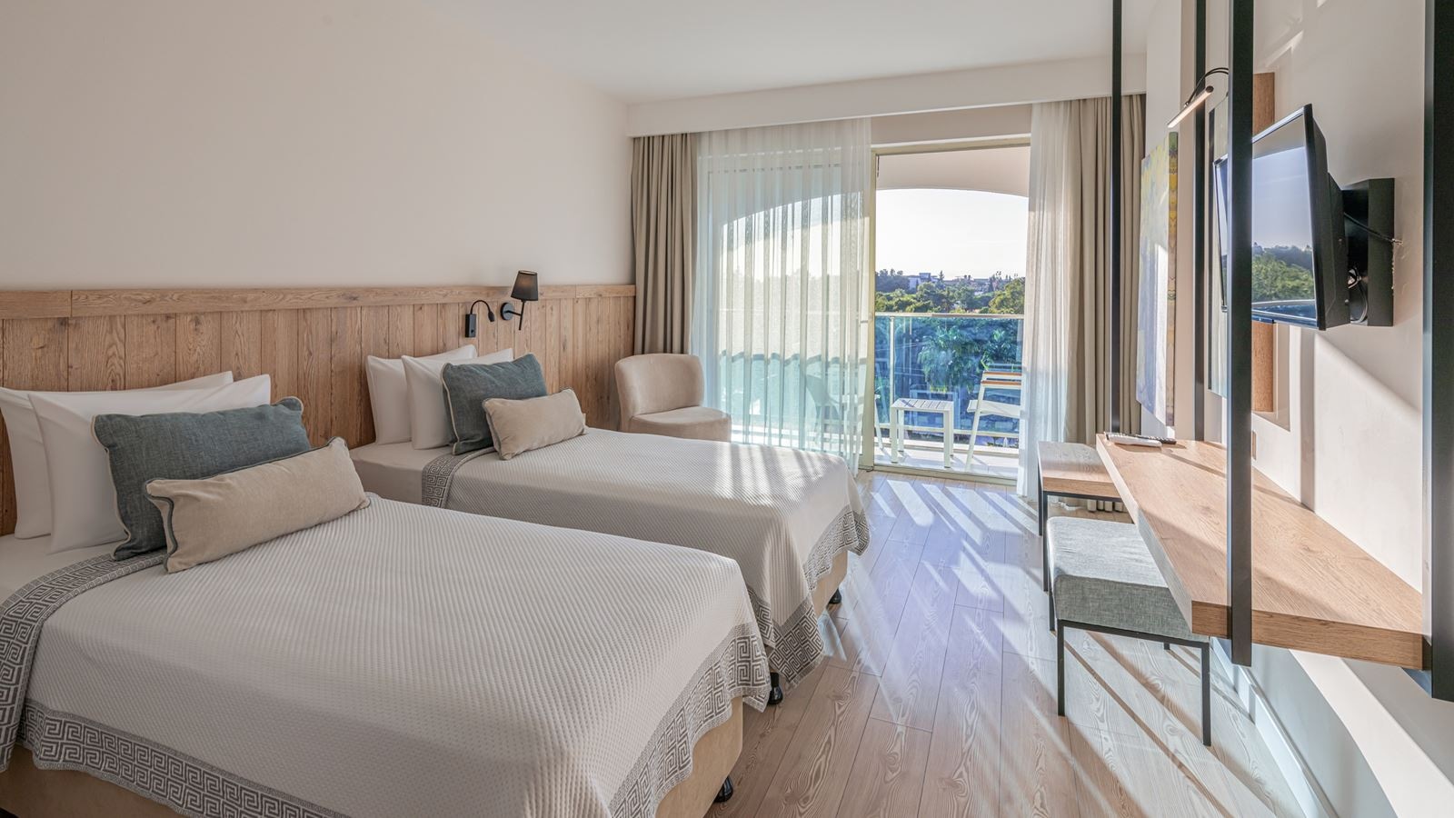 BERRY BLUE HOTEL | Coral Travel