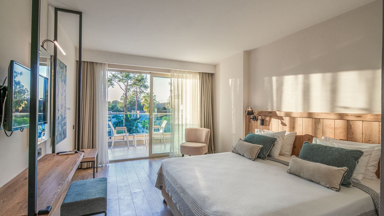 BERRY BLUE HOTEL | Coral Travel